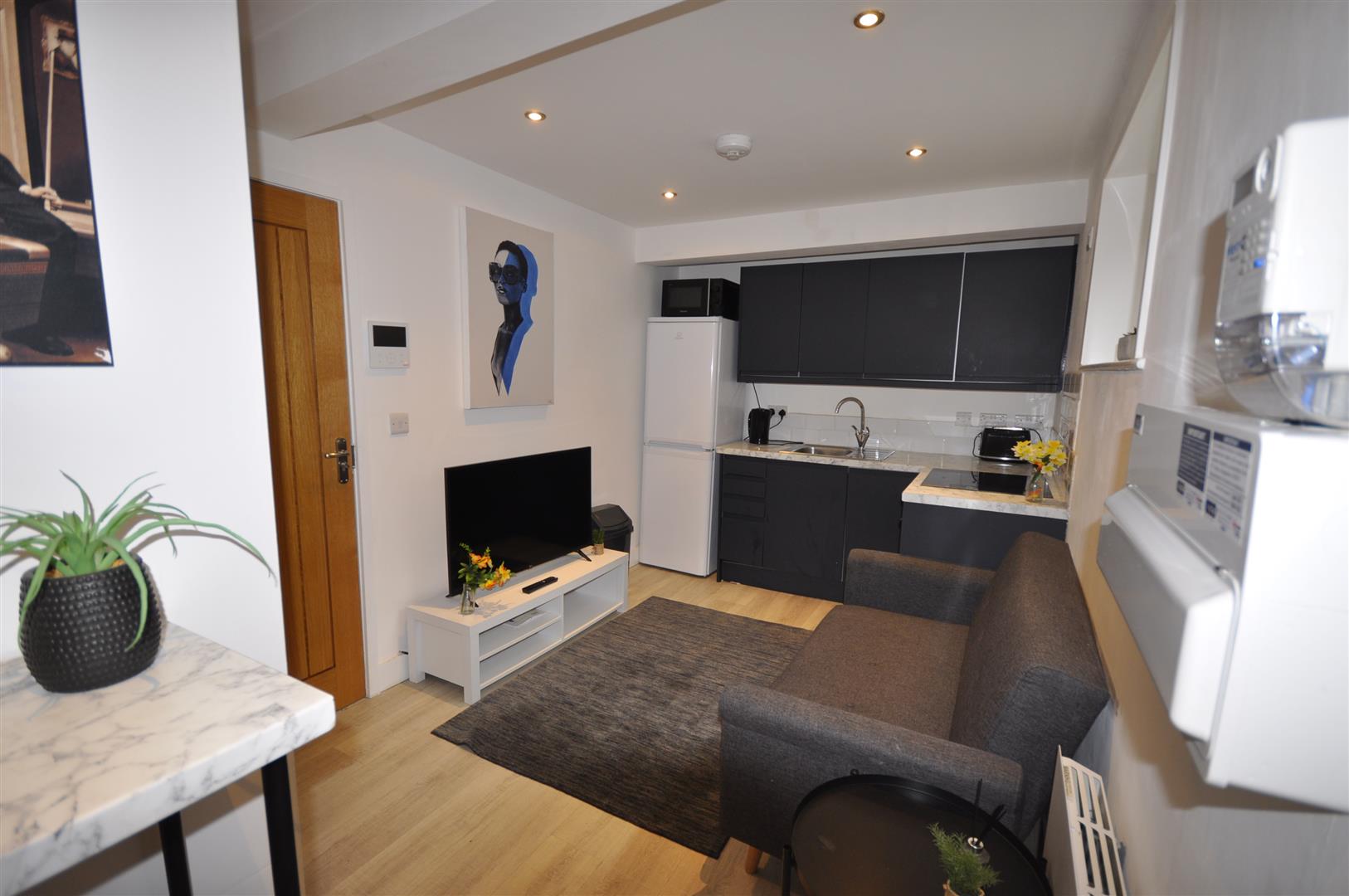 Flat B Sadler Gate, Derby, DE1 3NL – The Student Letting Specialist